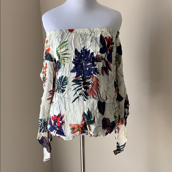 Tops | Nwot Tropical Print Off Shoulder Top S | Poshmark